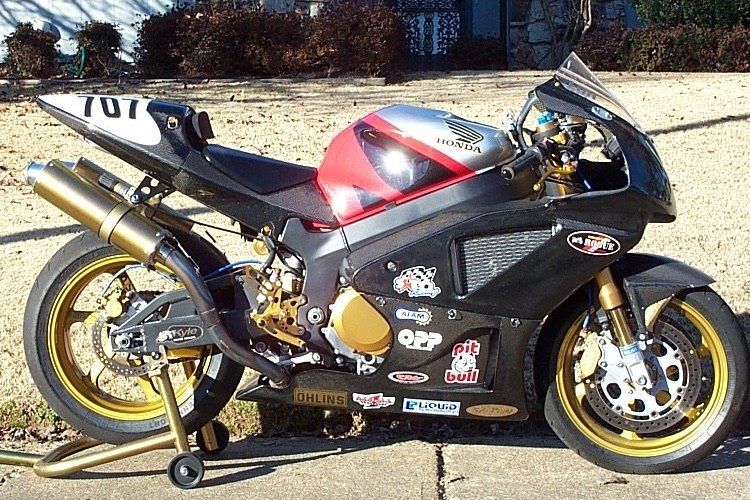 MacMoto Series - COMPLETE FAIRING KIT - RC51 - OPPRACING Products